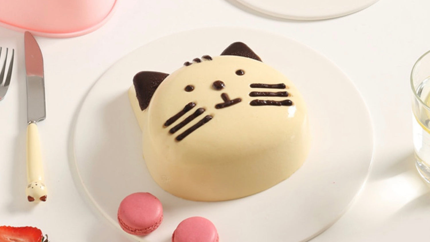 How to Make an Adorable Cat-Shaped Chiffon Cake – Petites Paws
